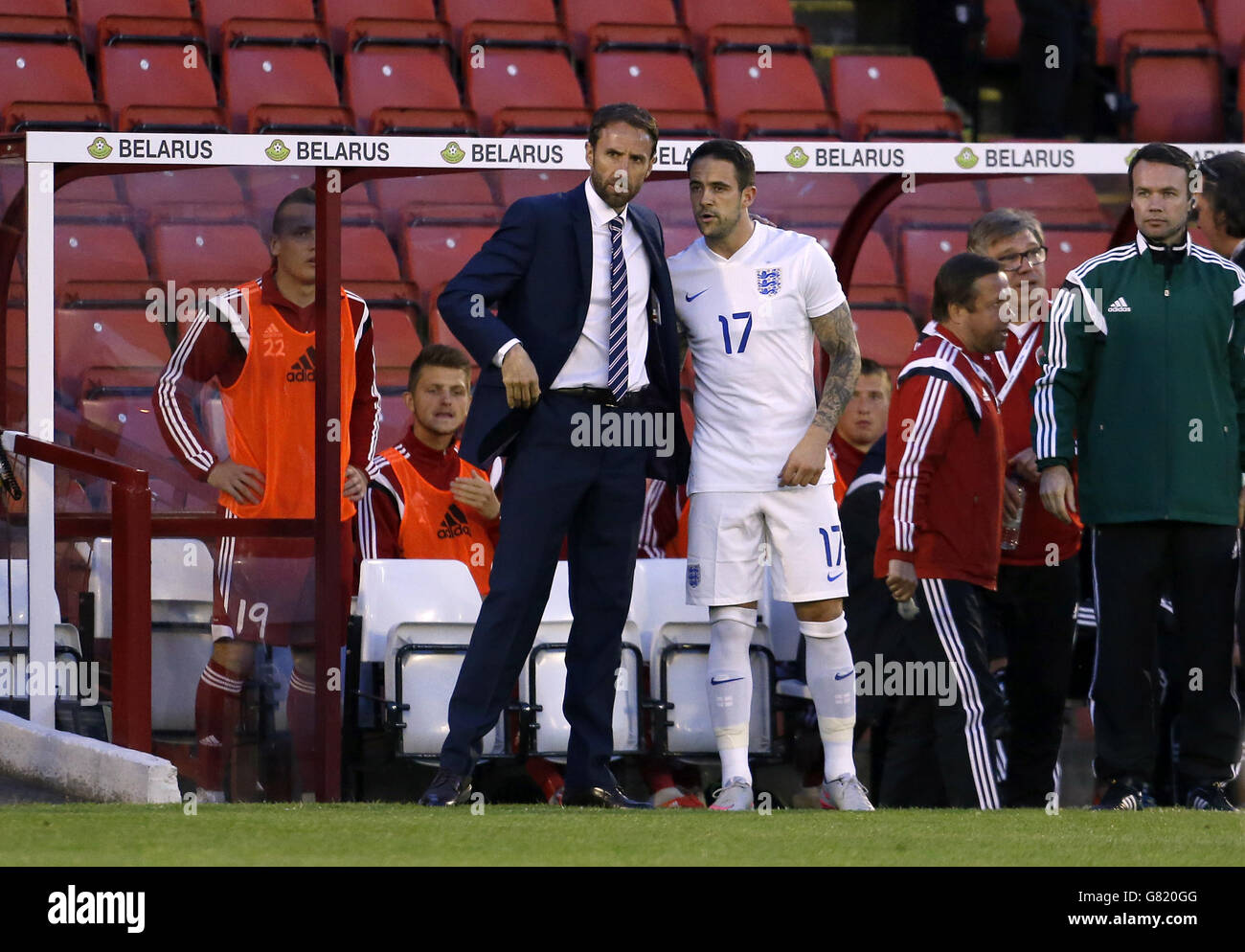 England U21 manager Gareth Southgate speaks with Danny Ings Stock Photo ...