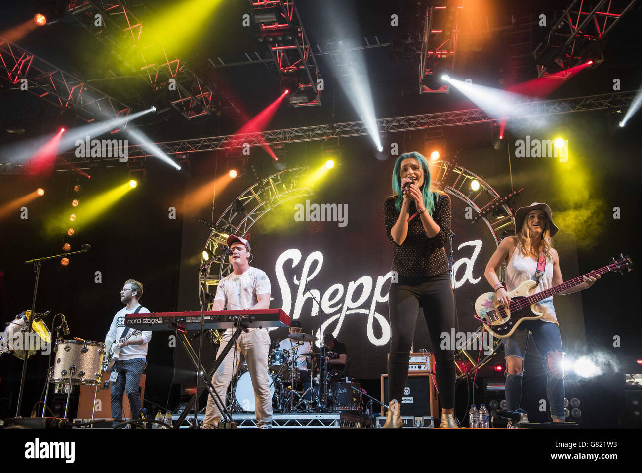 Sheppard play live in the Big Top on day 4 of the Isle of Wight ...