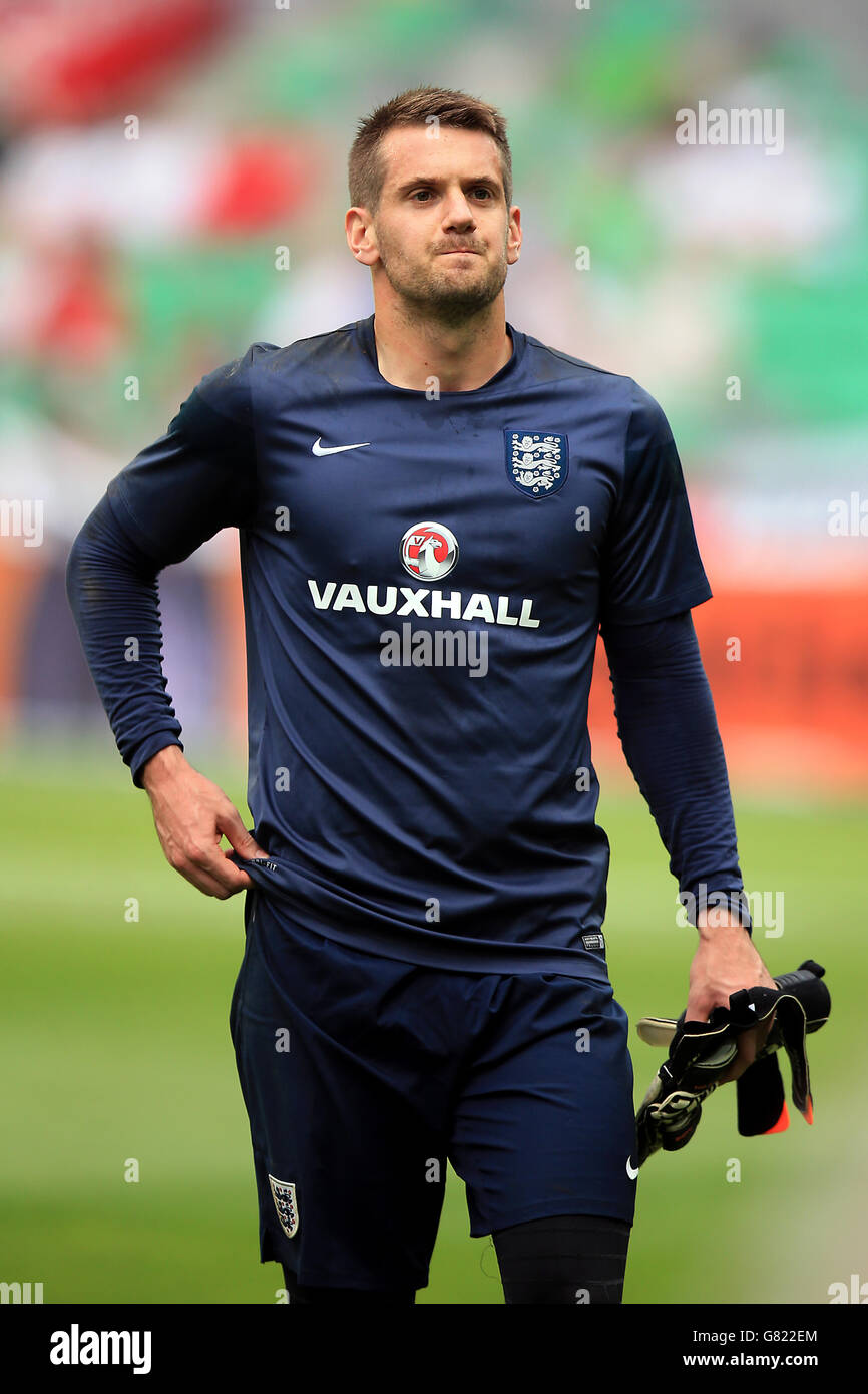 England goalkeeper thomas heaton hi-res stock photography and images ...