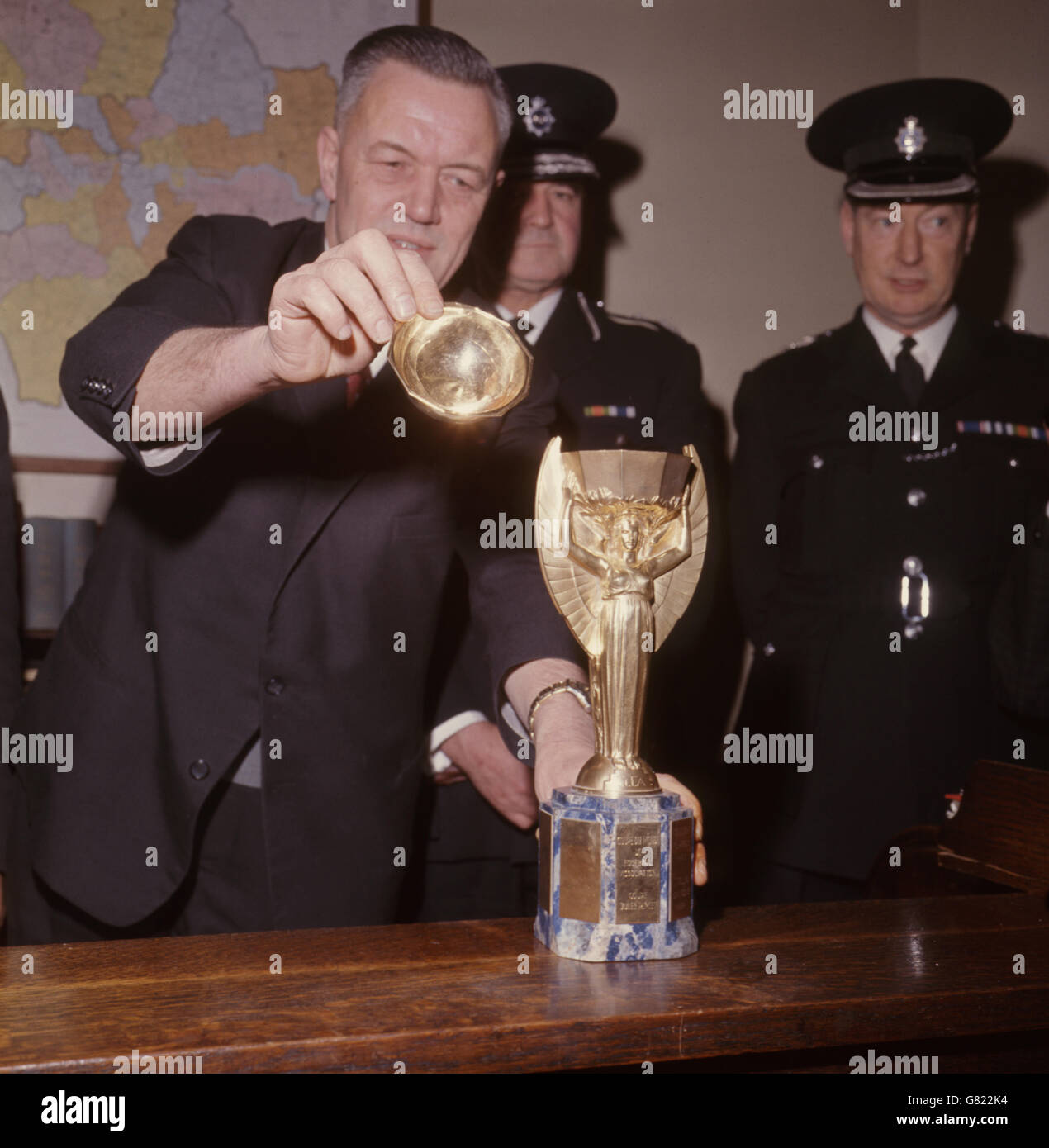 Chief little dog hi-res stock photography and images - Alamy