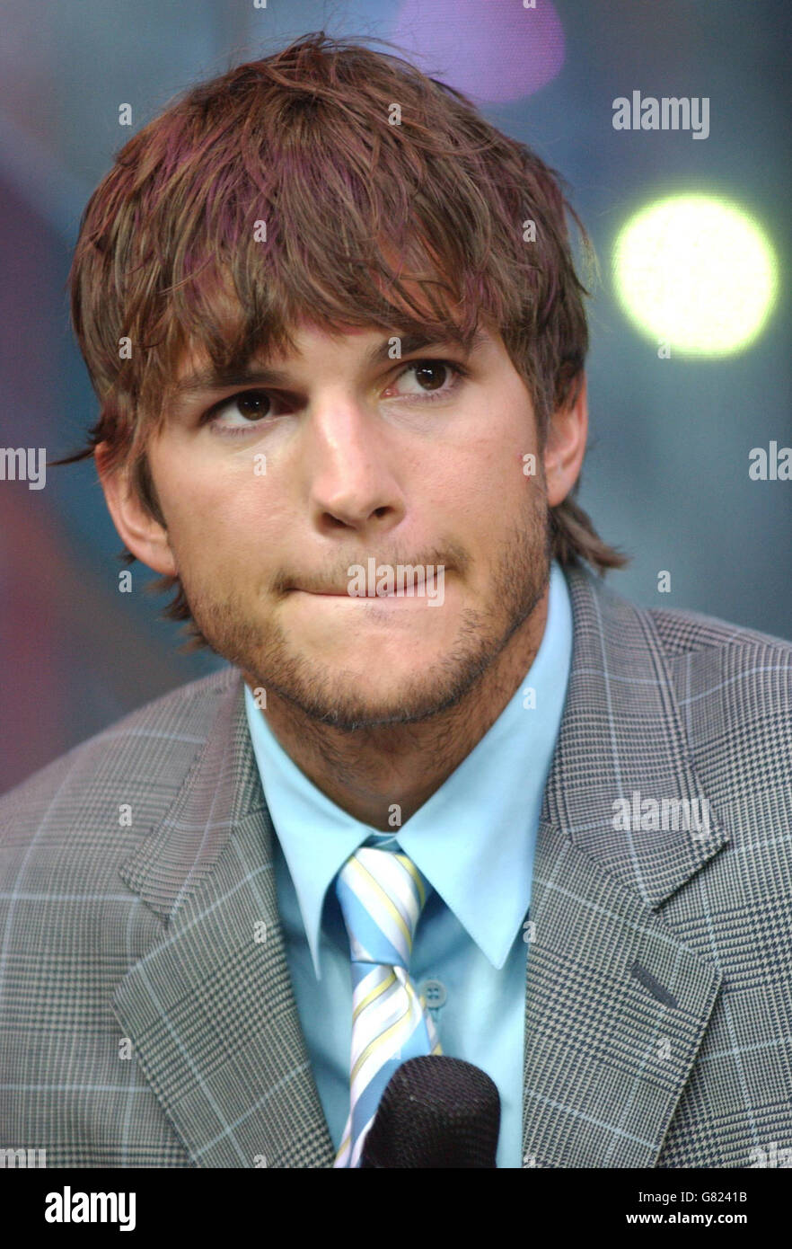 MTV TRL - Total Request Live Show - Leicester Square Studios Stock ...