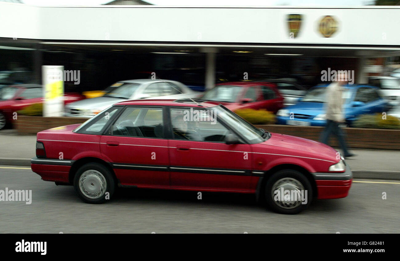 MG Rover Crisis. An MG Rover dealership in Southampton Stock Photo - Alamy