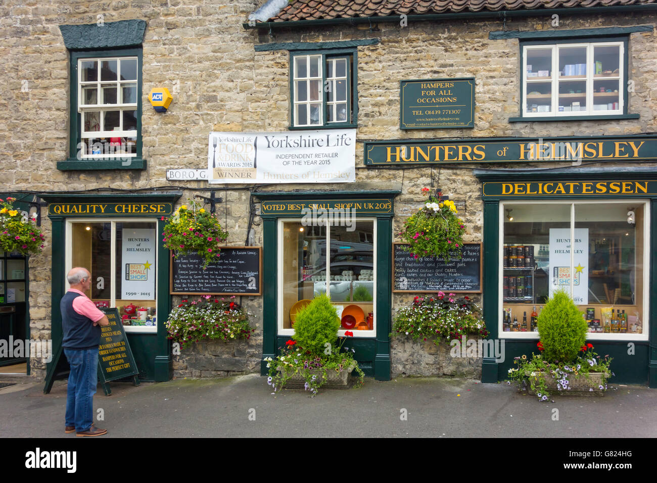 Traditional shop helmsley hi-res stock photography and images - Alamy