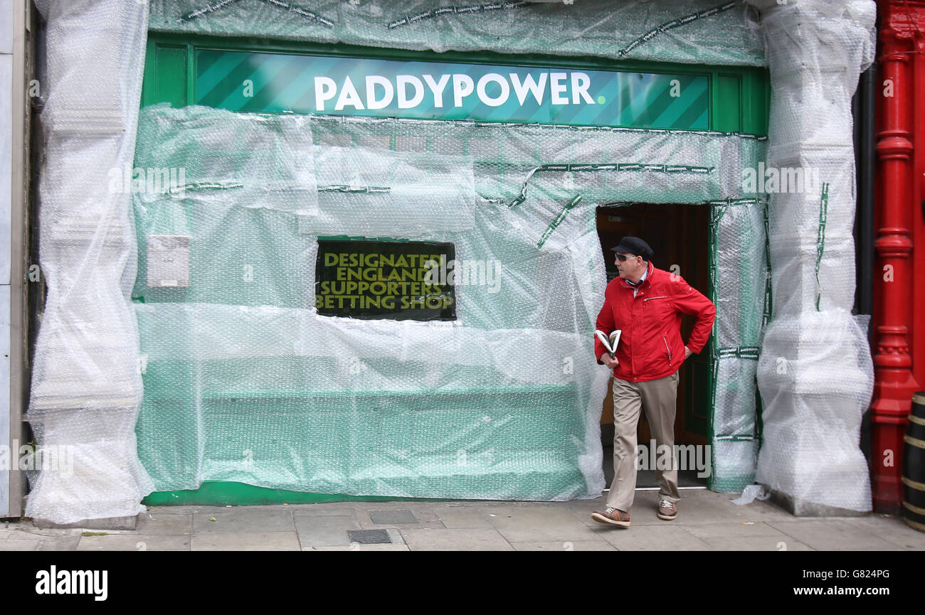 Paddy Power Shop Wrapped in Bubble Wrap Stock Photo - Alamy