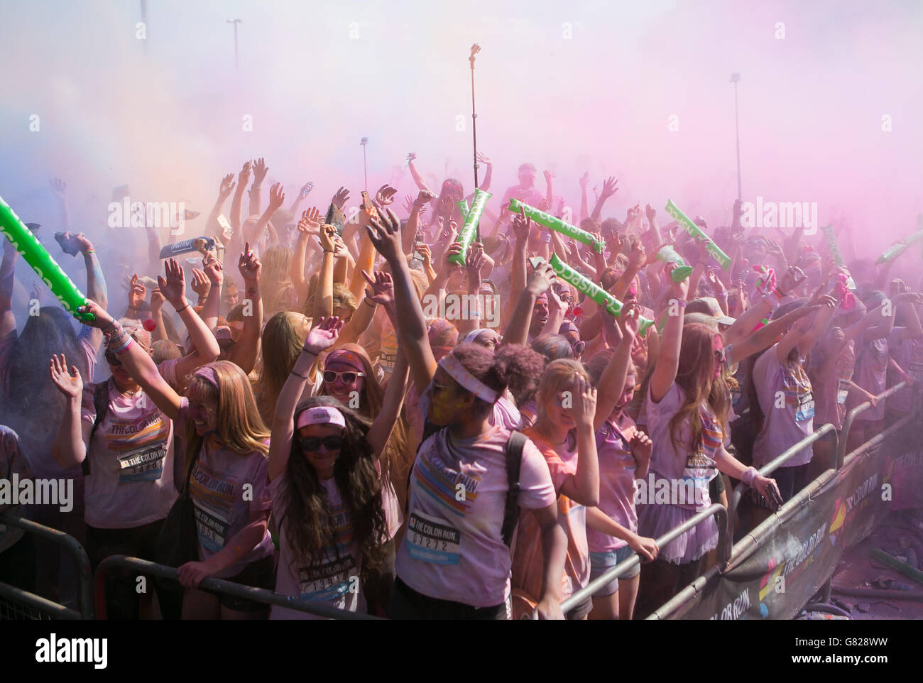 Color run london hi-res stock photography and images - Alamy