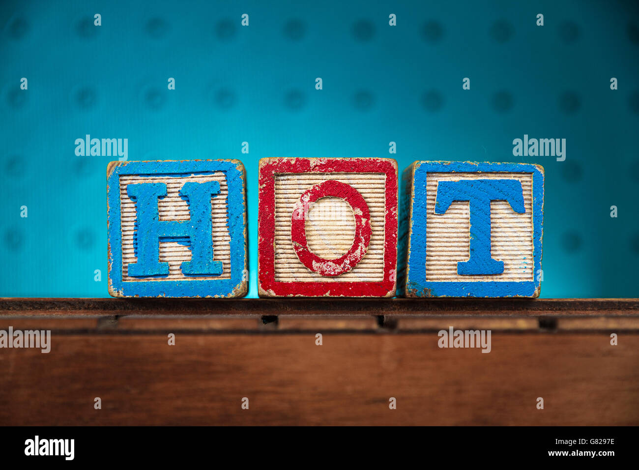 Blocks spell hot hi-res stock photography and images - Alamy