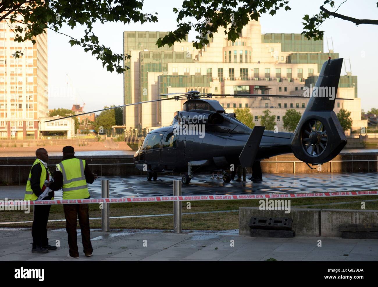 James bond filming hi-res stock photography and images - Alamy