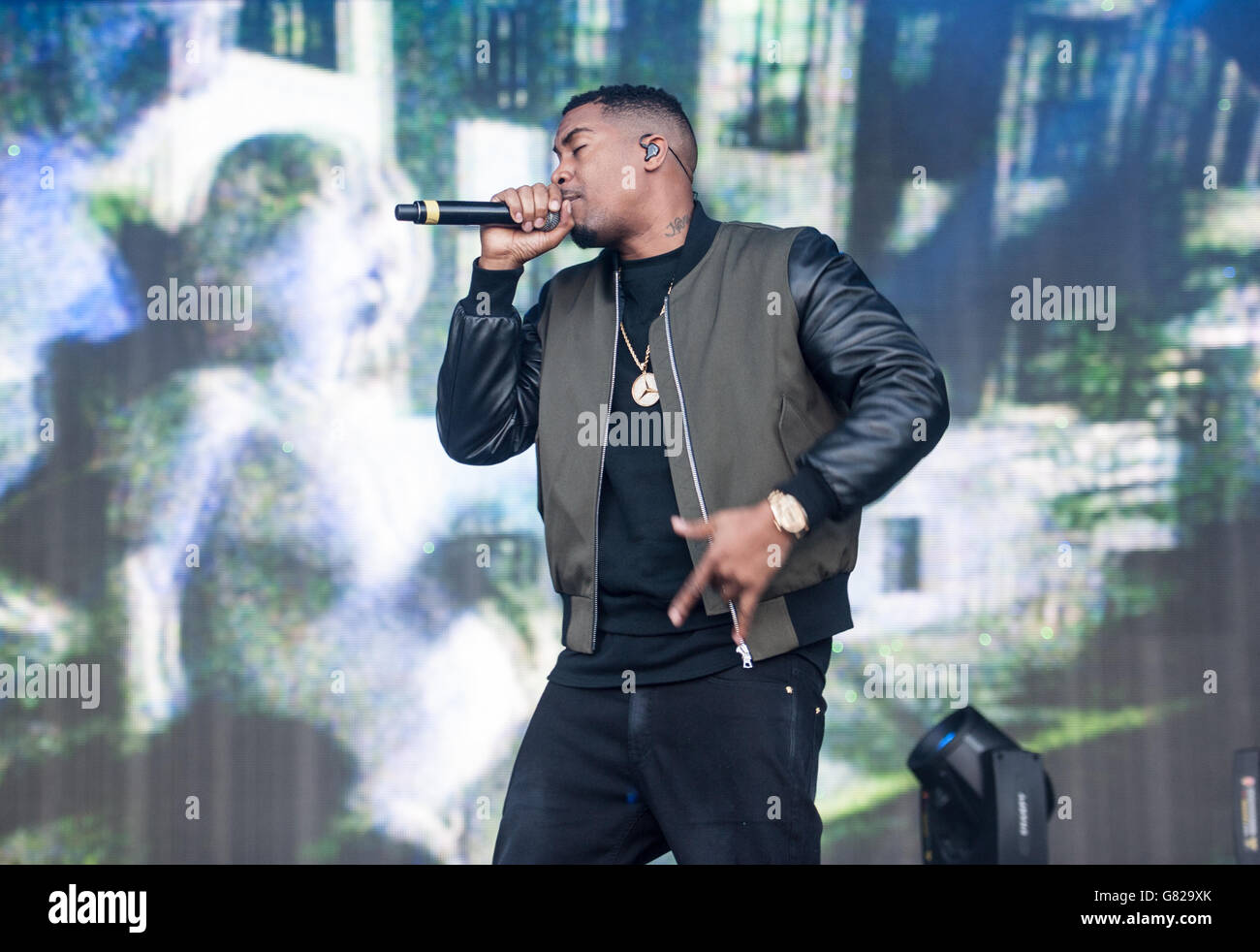 Nas performs his groundbreaking album 'Illmatic' live on day 2 of ...