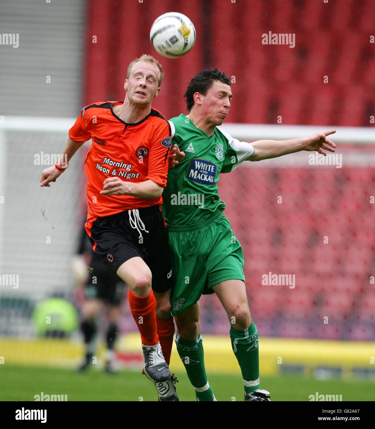 Dundee uniteds stuart duff and hibernians scott brown hi-res stock photography and images - Alamy