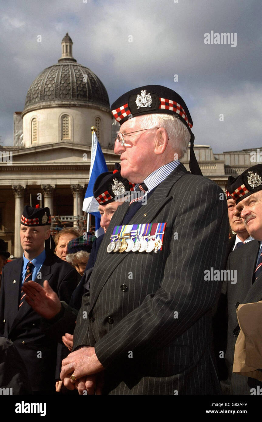 Veterans of scotlands historic regiments gather in trafalgar square hi ...