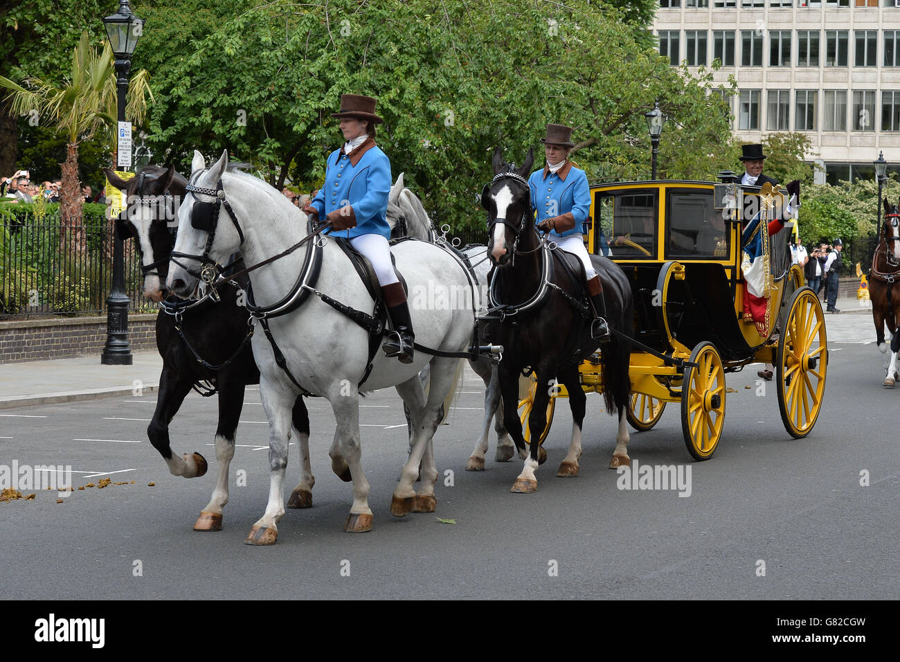 The new Waterloo dispatch carried in a horse-drawn carriage arrives at ...