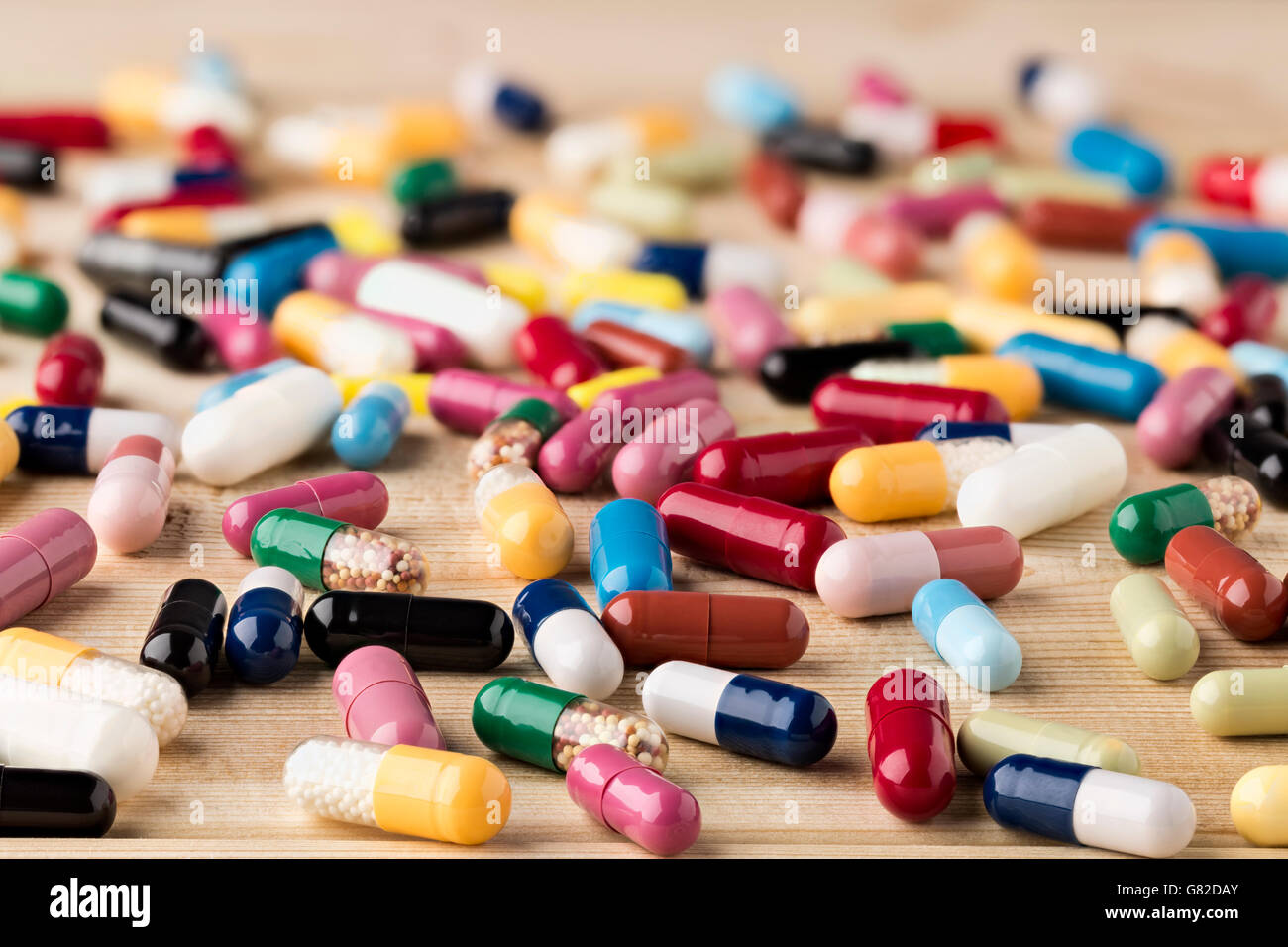 Pills on the table hi-res stock photography and images - Alamy