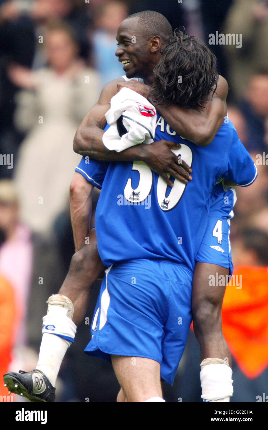 Claude makelele celebrates chelsea hi-res stock photography and images ...
