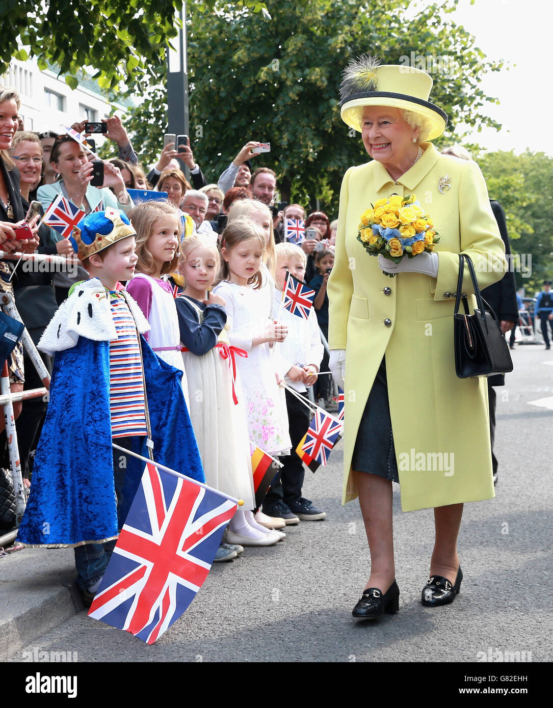 Queen Elizabeth II meets German children including Konrad Thelen, 5 ...