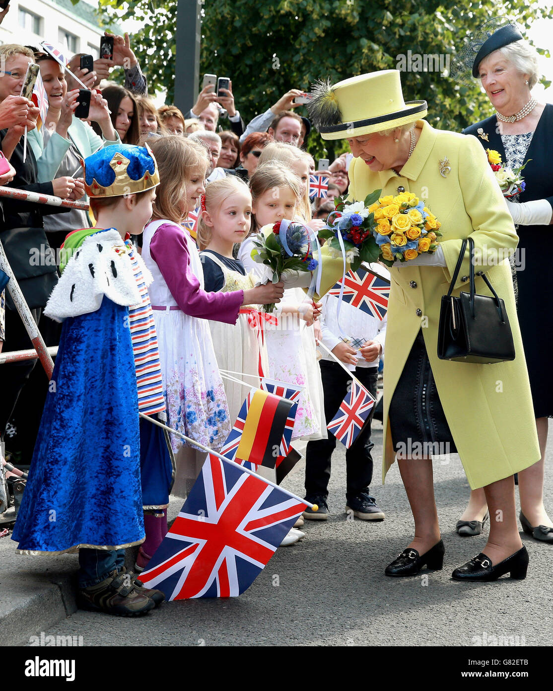 Queen Elizabeth II meets German children including Konrad Thelen, 5 ...