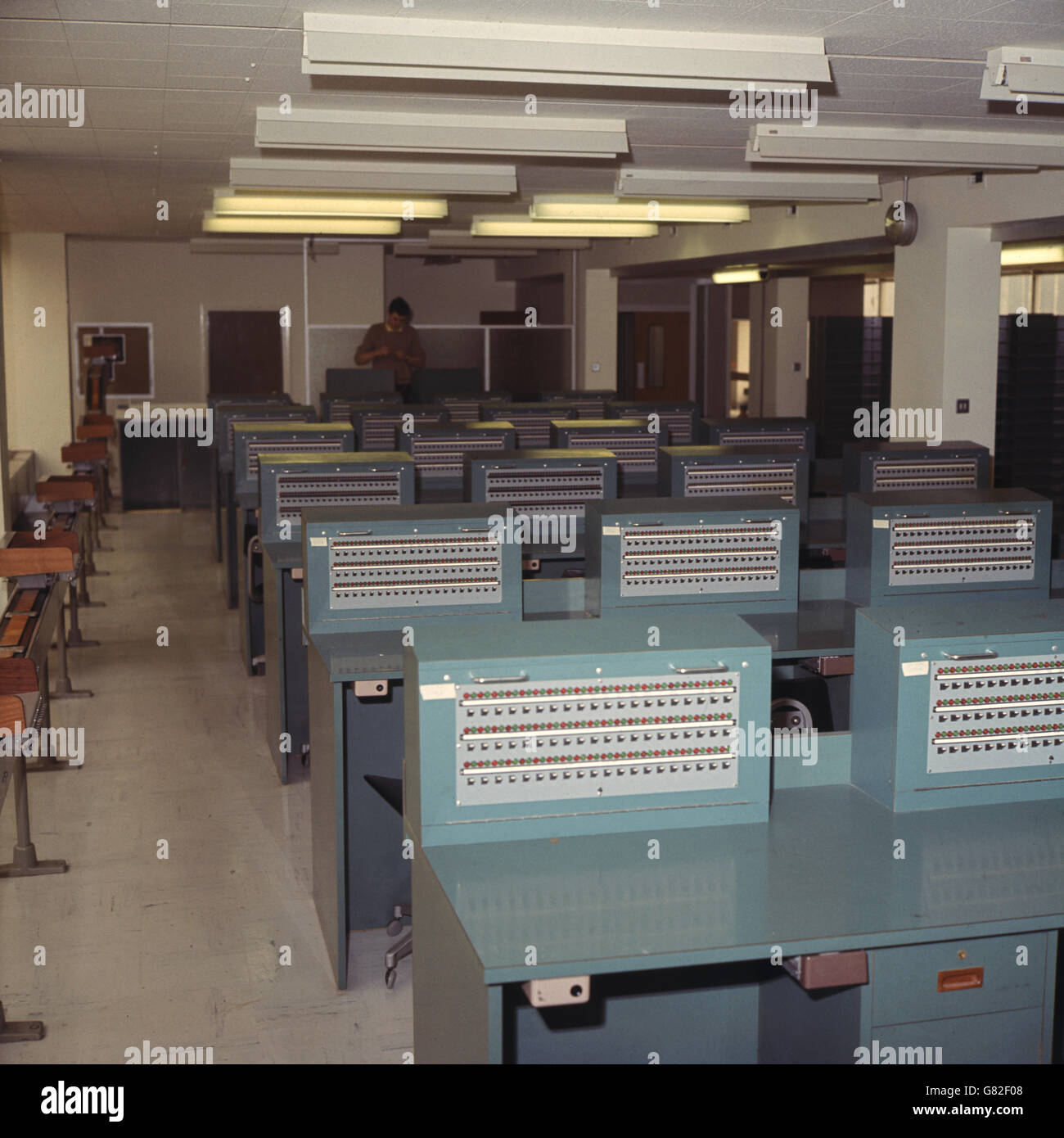 Buildings and Landmarks - New Scotland Yard - 8-10 Broadway, London ...