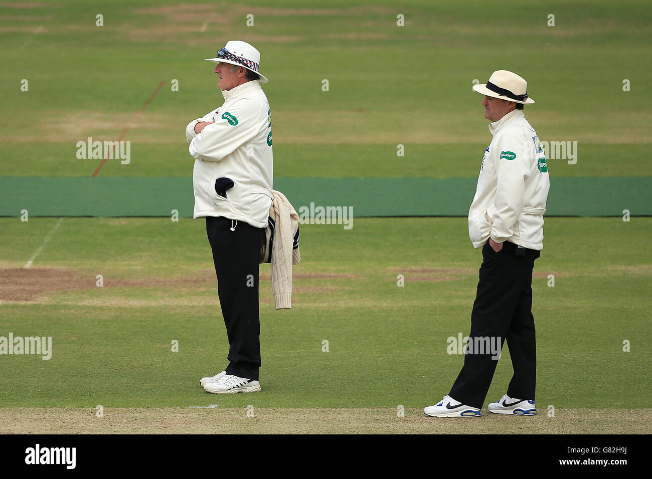 Umpires steve oshaughnessy hi-res stock photography and images - Alamy
