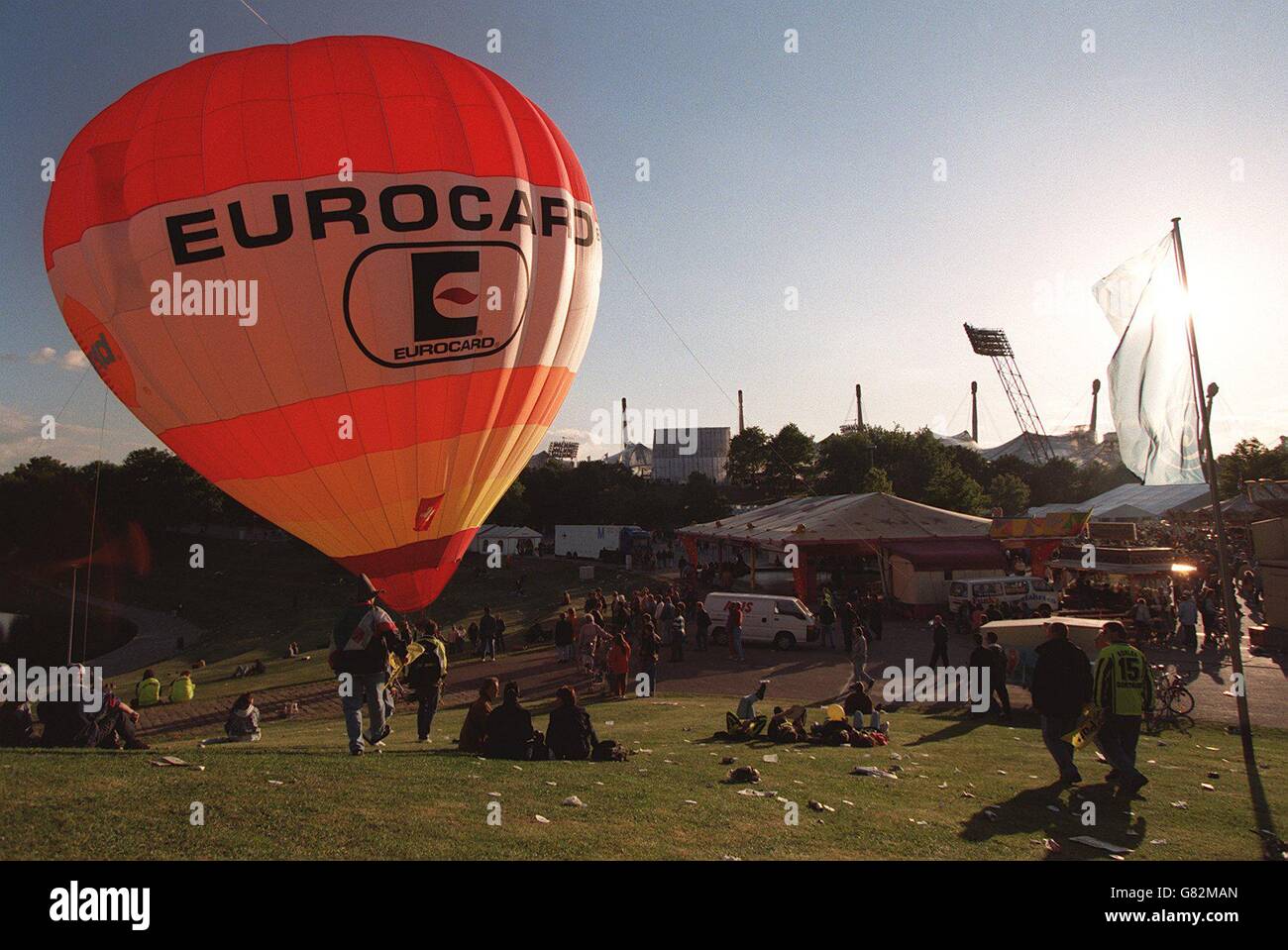 Mastercard balloon hi-res stock photography and images - Alamy