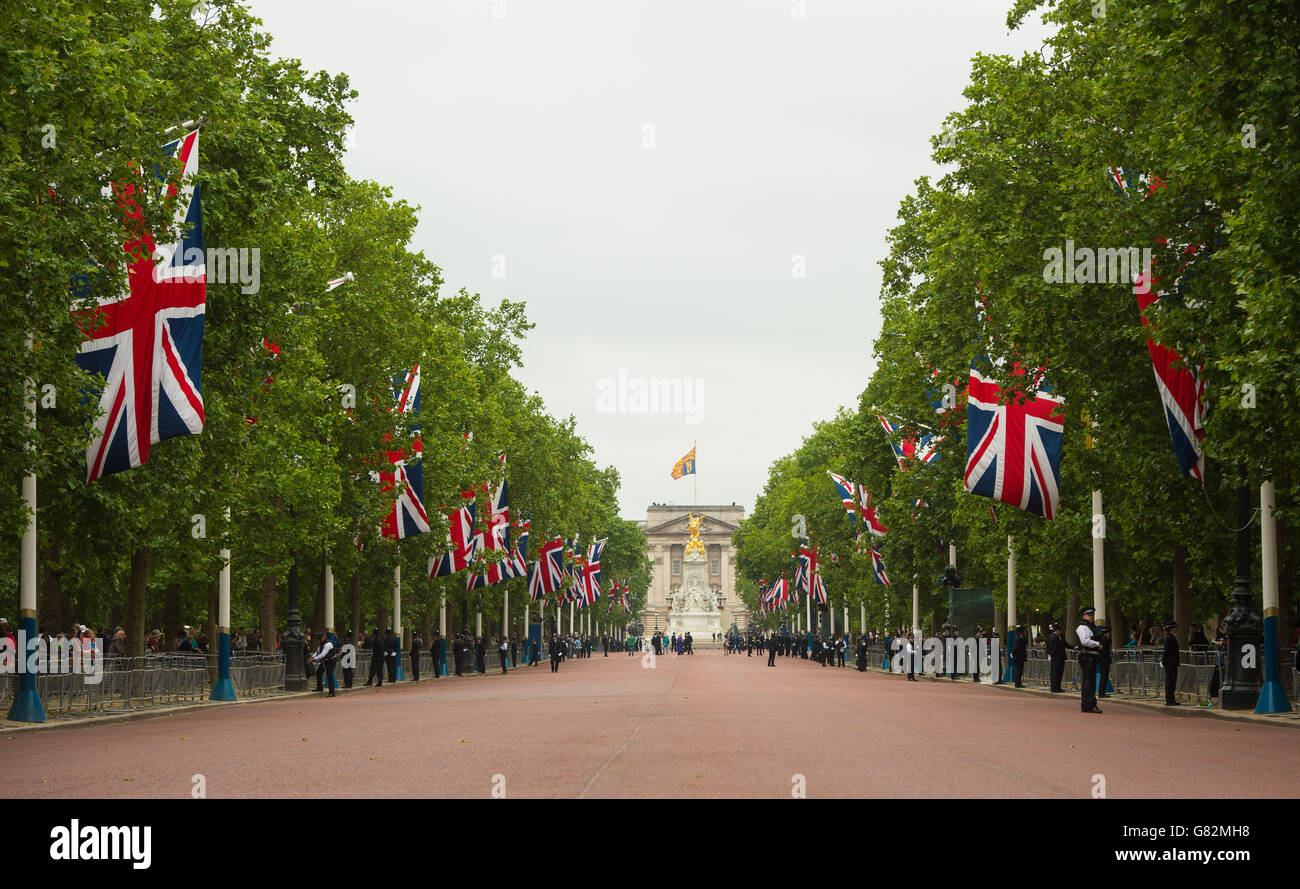 Trooping the Colour parade Stock Photo - Alamy