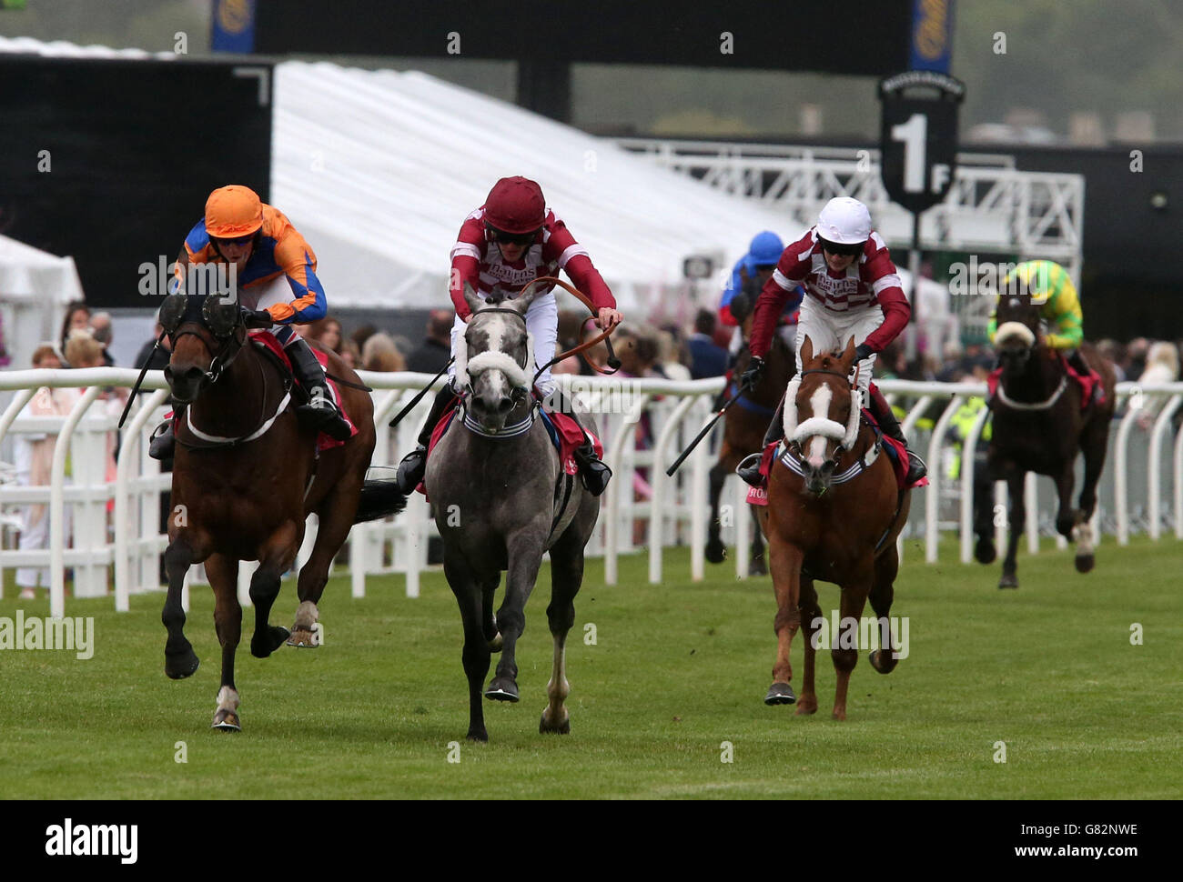 Stobo castle hi-res stock photography and images - Alamy