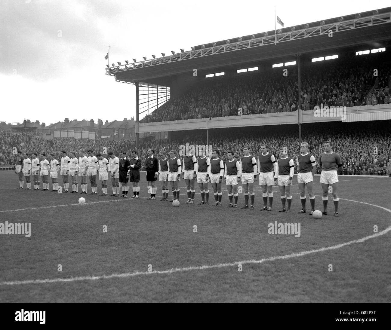 English line hi-res stock photography and images - Alamy