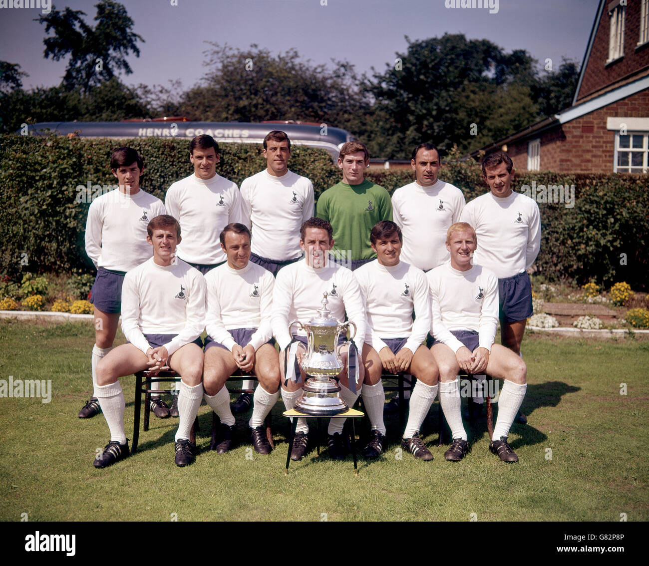 Tottenham hotspur pose league cup hi-res stock photography and images ...