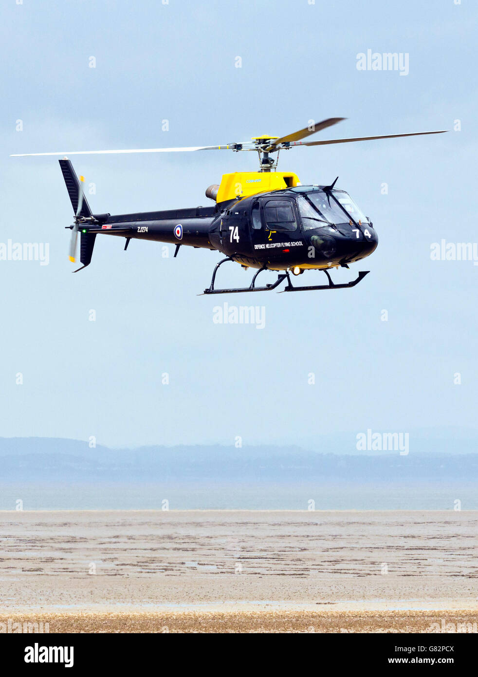 Coastal helicopters hi-res stock photography and images - Alamy