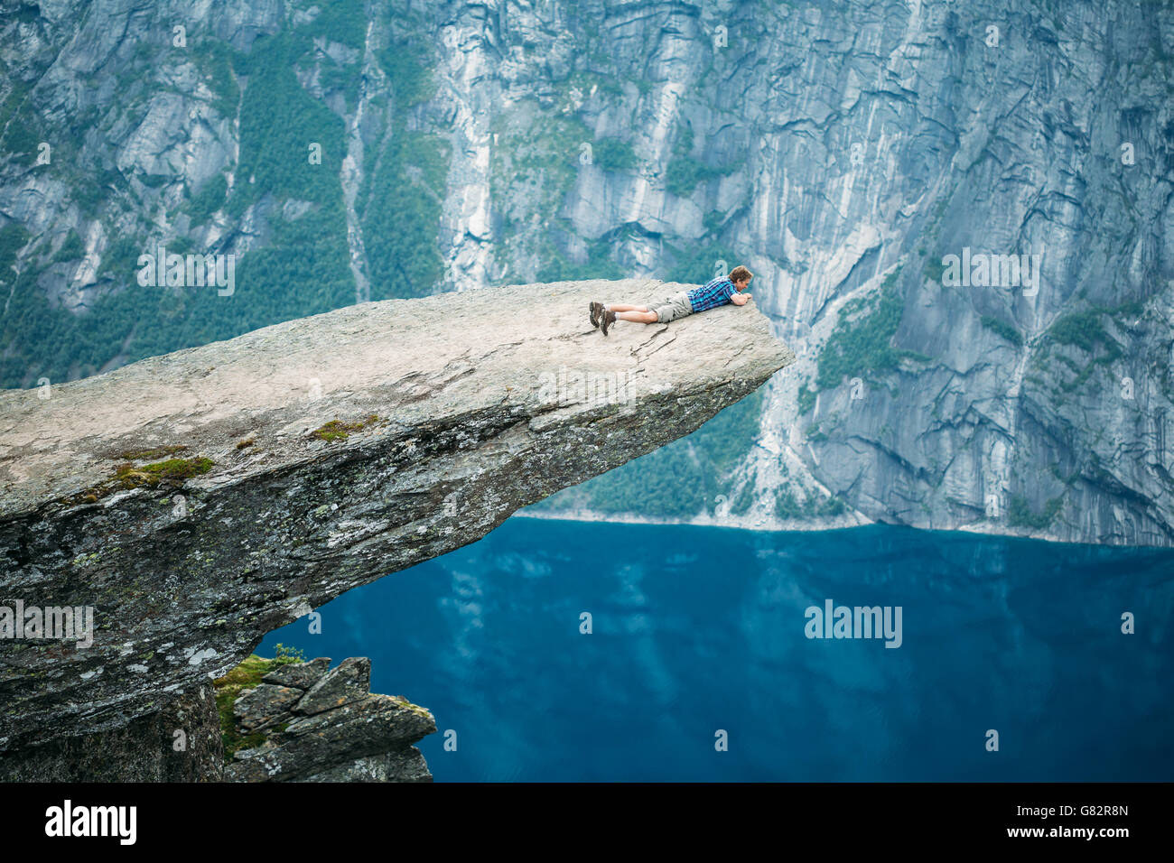 Looking down over cliff edge hi-res stock photography and images - Alamy