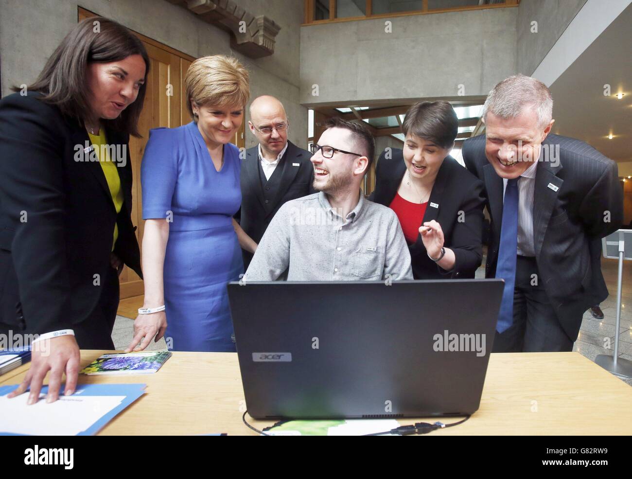 Motor Neurone Disease patient and campaigner Gordon Aikman (centre ...