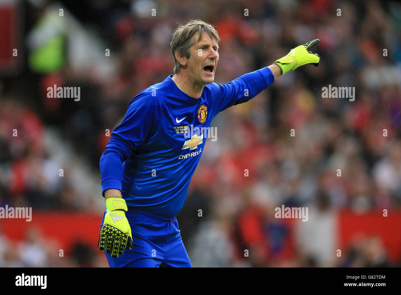 Manchester united legends edwin van der sar hi-res stock photography ...