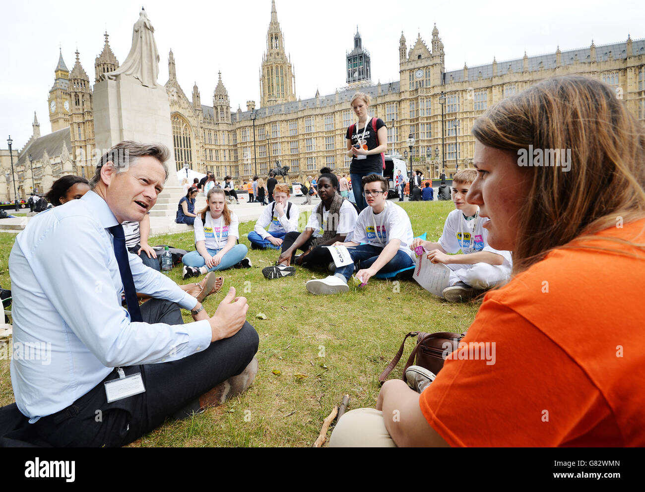Conservtive party MP for Hendon Matthew Offord (left) talks to students ...