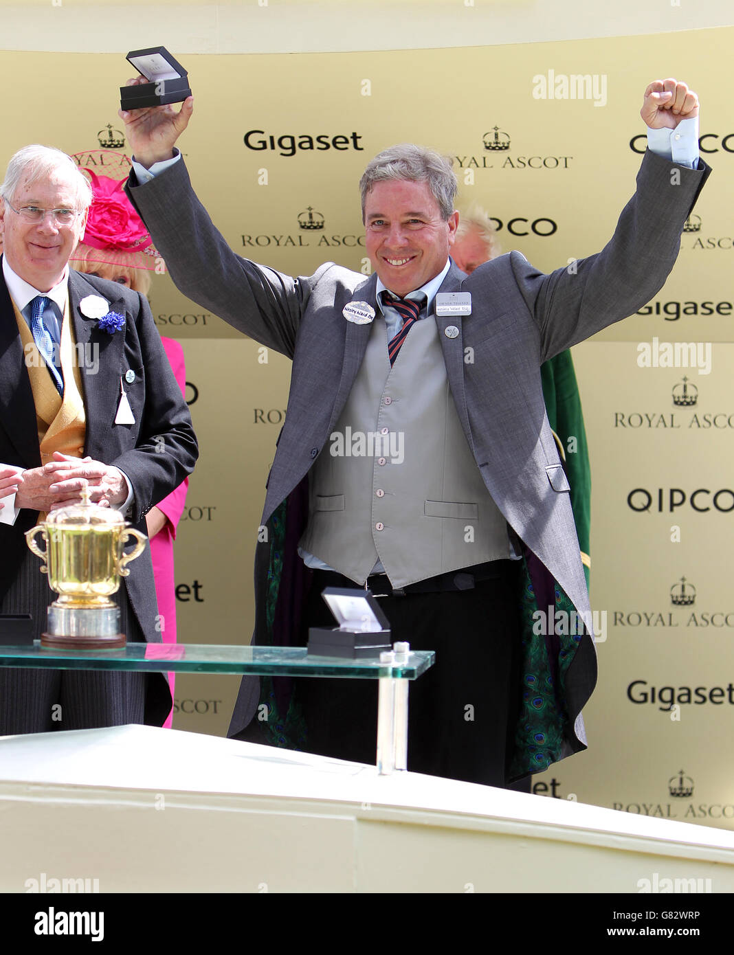 Winning trainer Wesley Ward collects his medal after Acapulco wins the ...