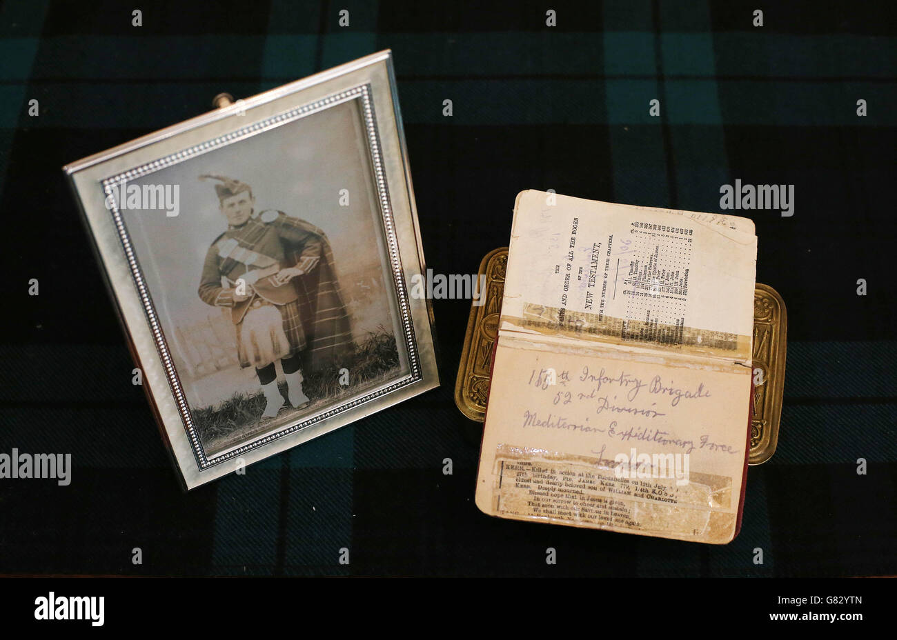 Newspaper clippings hi-res stock photography and images - Alamy