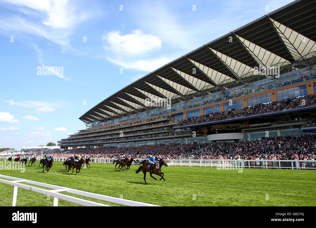 Muhaarar ridden by jockey Dane O'Neill comes home to win the ...