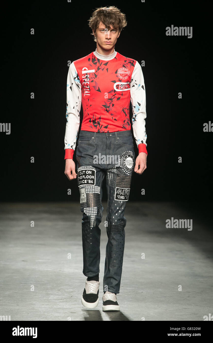 Fashion model catwalk design hi-res stock photography and images - Alamy