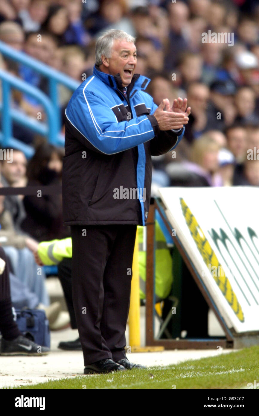 Gillingham manager stan ternent hi-res stock photography and images - Alamy