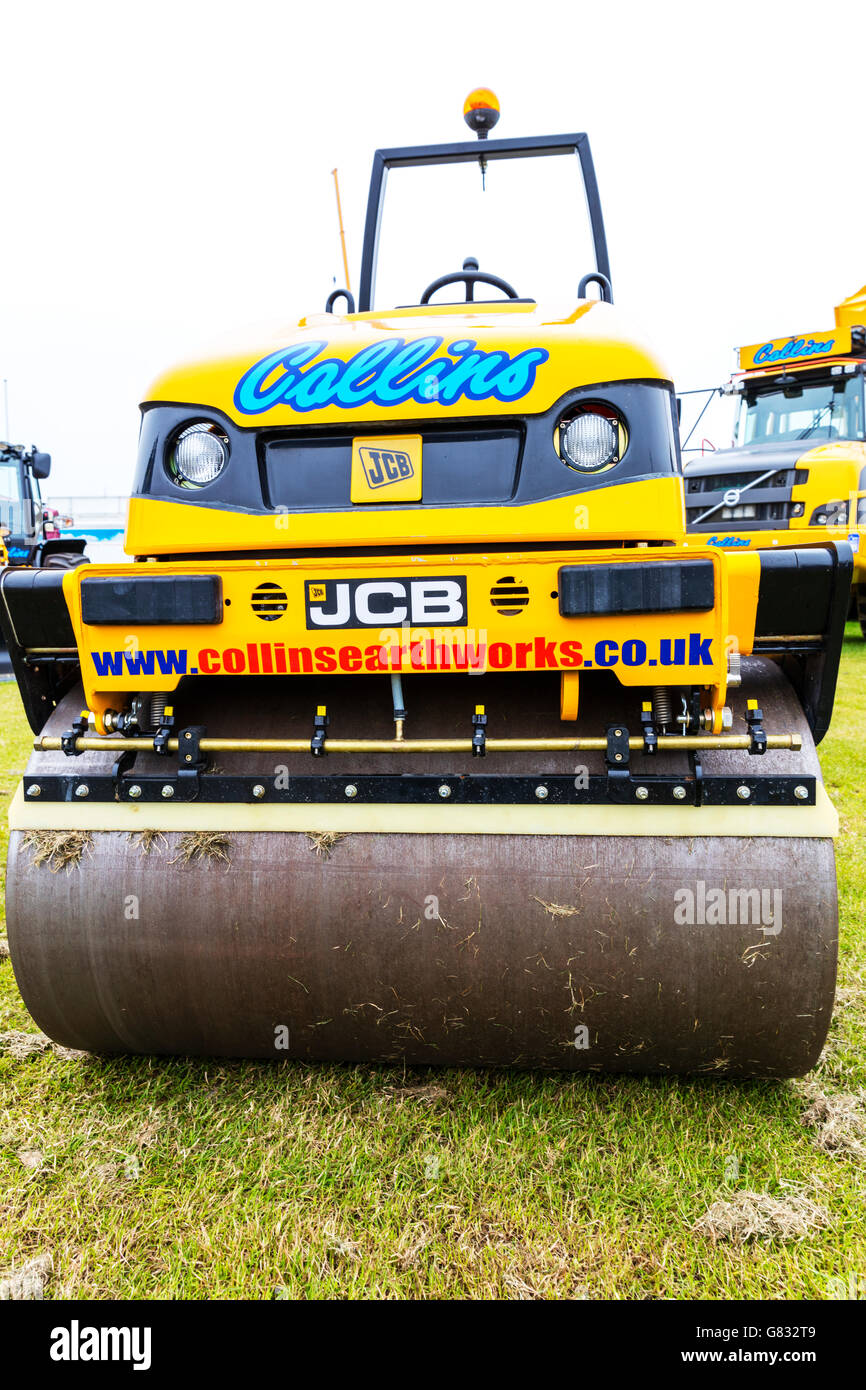 tarmac roller steamroller JCB plant earthwork earthworks UK England GB ...