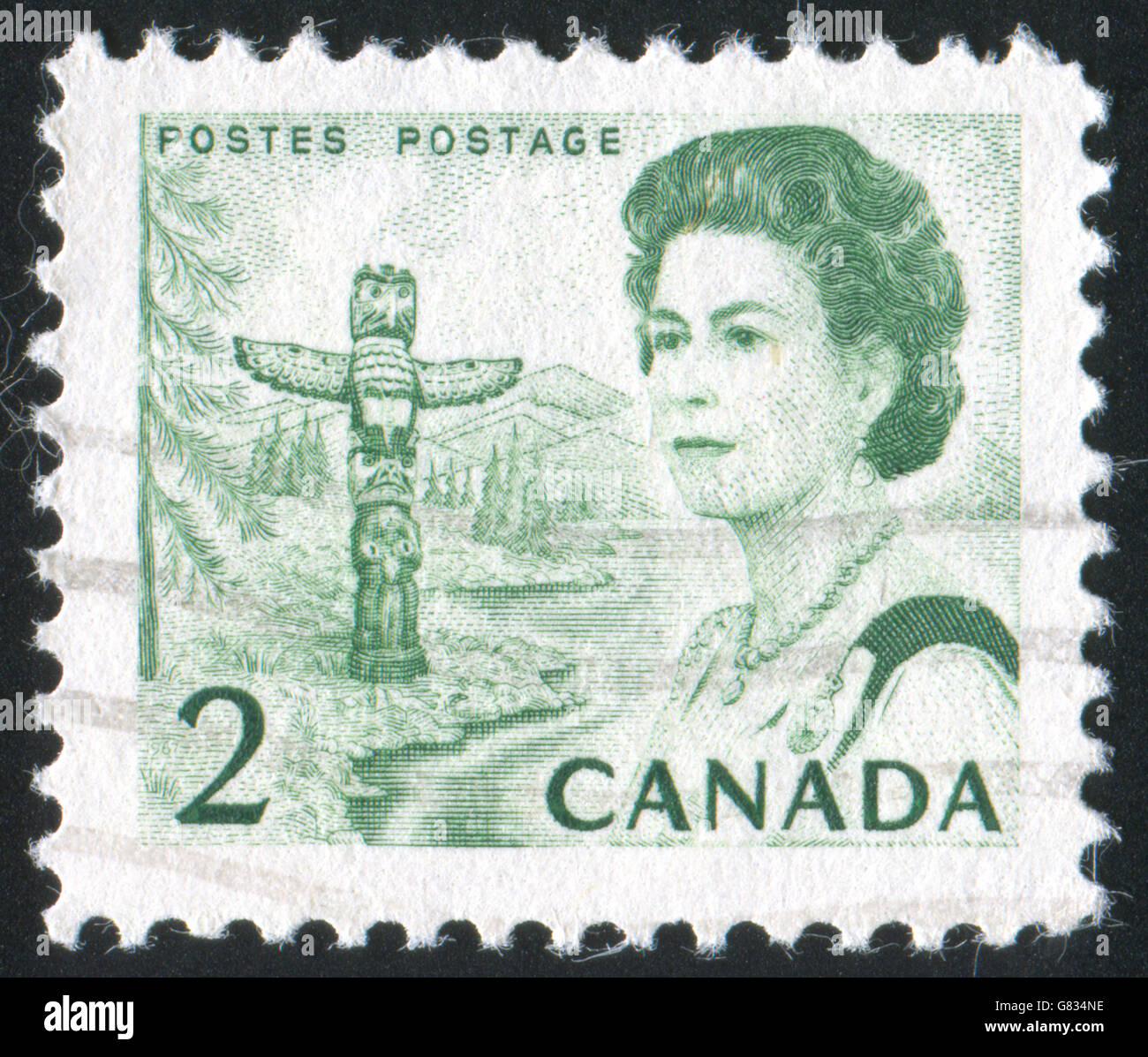 CANADA - CIRCA 1972: stamp printed by Canada, shows Queen Elizabeth II ...