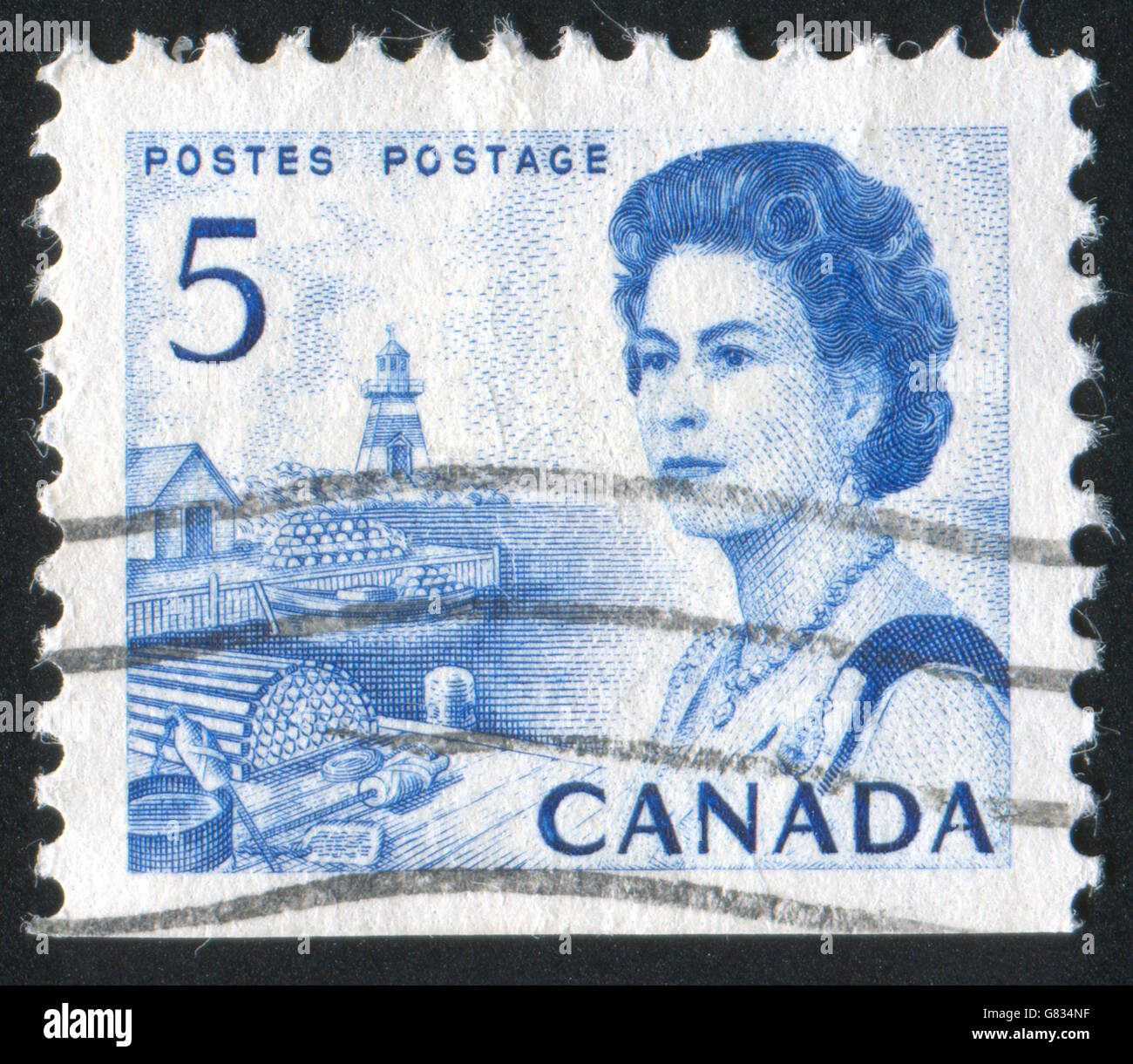 CANADA - CIRCA 1972: stamp printed by Canada, shows Queen Elizabeth II ...