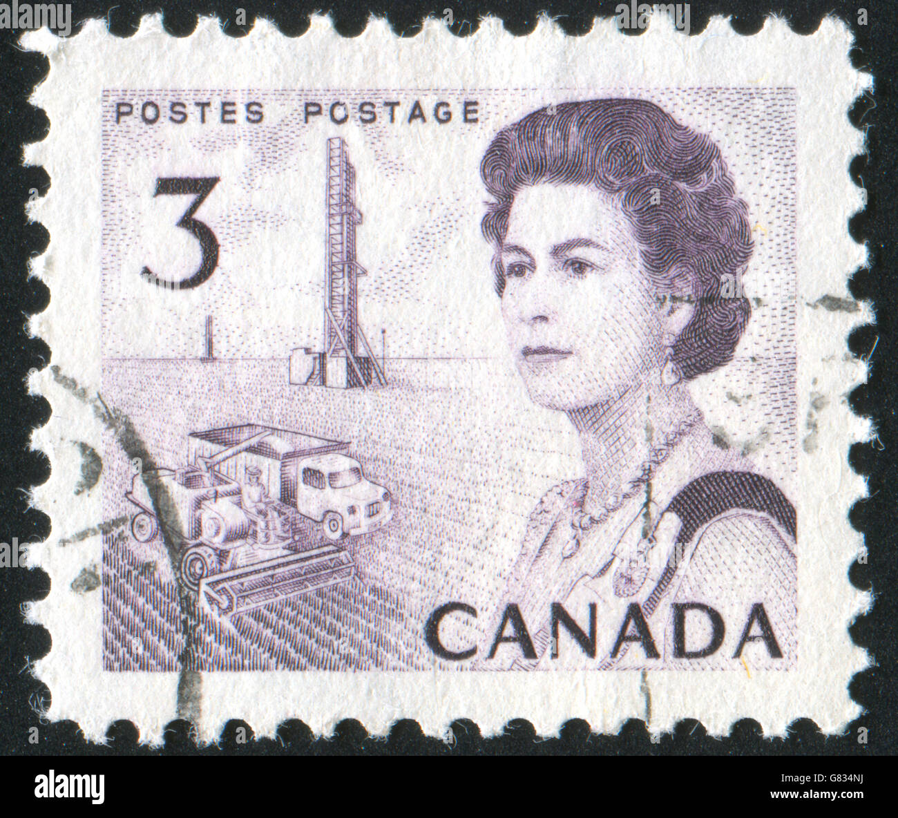 CANADA - CIRCA 1972: stamp printed by Canada, shows Queen Elizabeth II ...