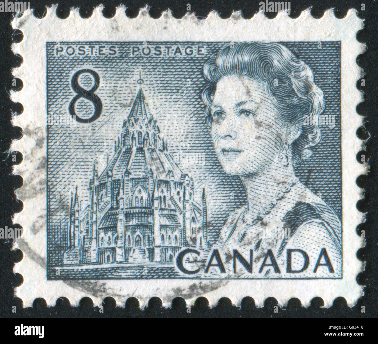 CANADA - CIRCA 1972: stamp printed by Canada, shows Queen Elizabeth II ...
