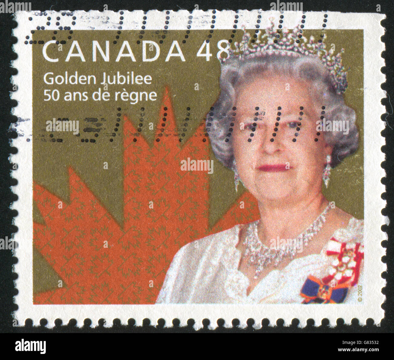 CANADA - CIRCA 2002: stamp printed by Canada, shows queen Elizabeth ...