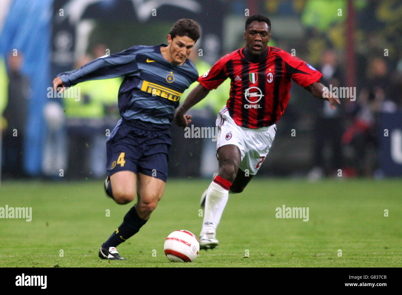 Inter milans clarence seedorf hi-res stock photography and images - Alamy