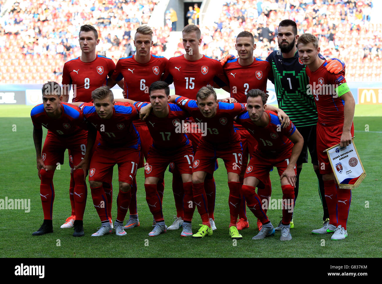 The czech republic team pose for a photograph before kick off hi-res ...