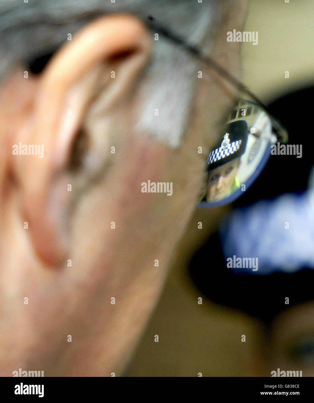 Conservative leader Michael Howard meets police officers Stock Photo ...