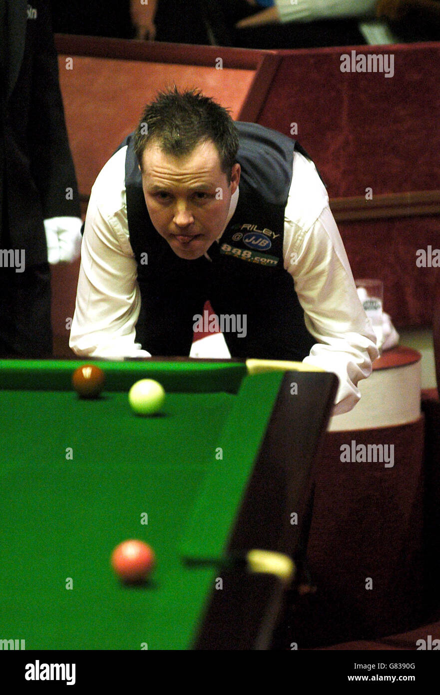 Snooker - Embassy World Championship 2005 - First Round - John Higgins ...