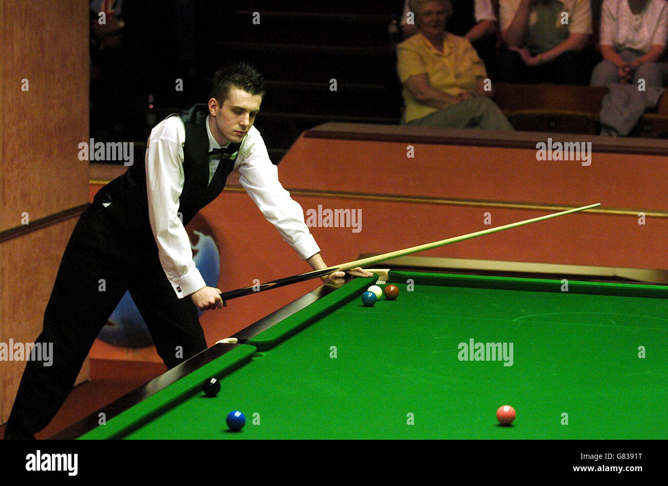 Snooker - Embassy World Championship 2005 - First Round - John Higgins ...