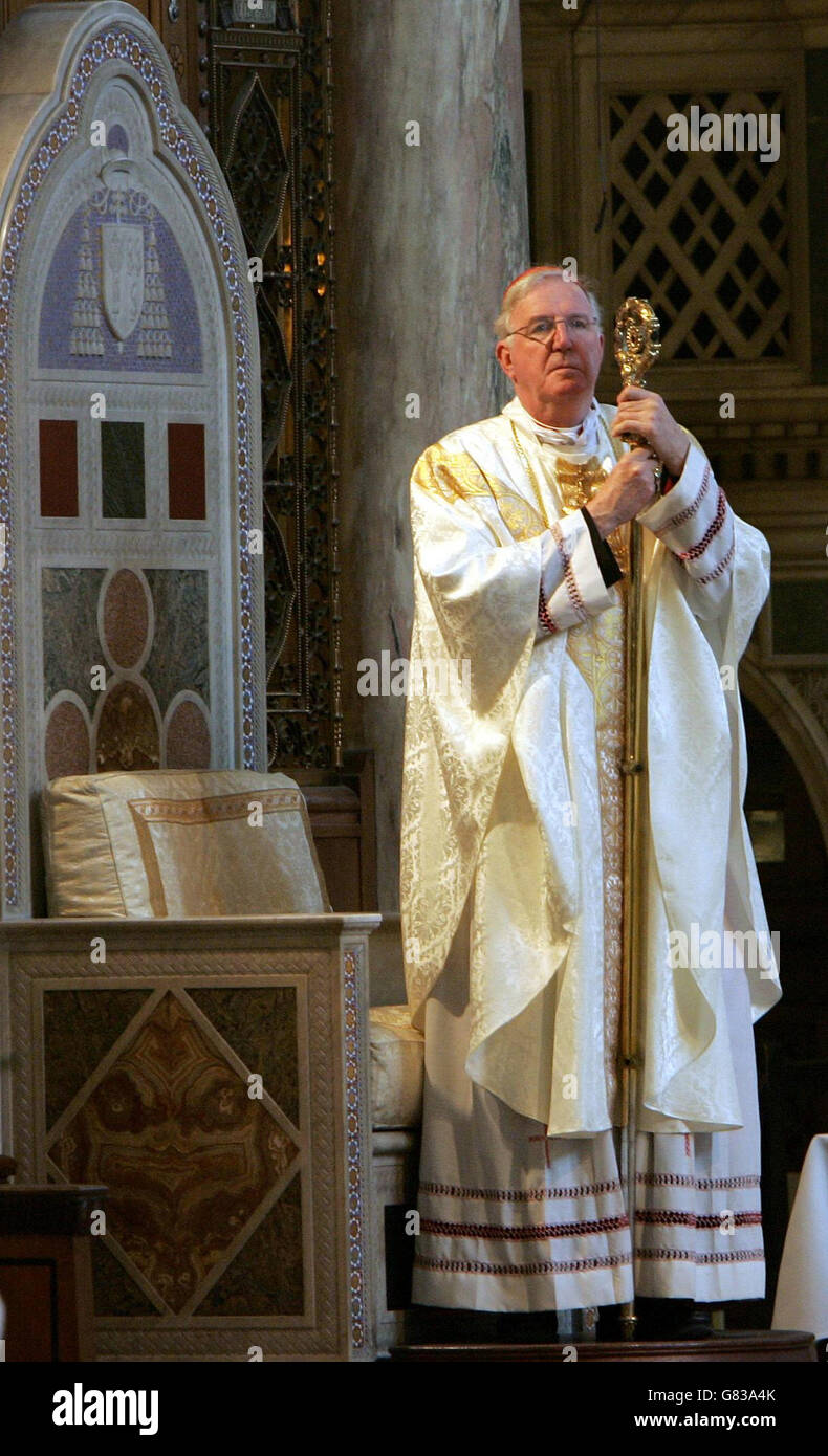 Pope Benedict XVI - Mass of Celebration - Westminster Cathedral Stock ...