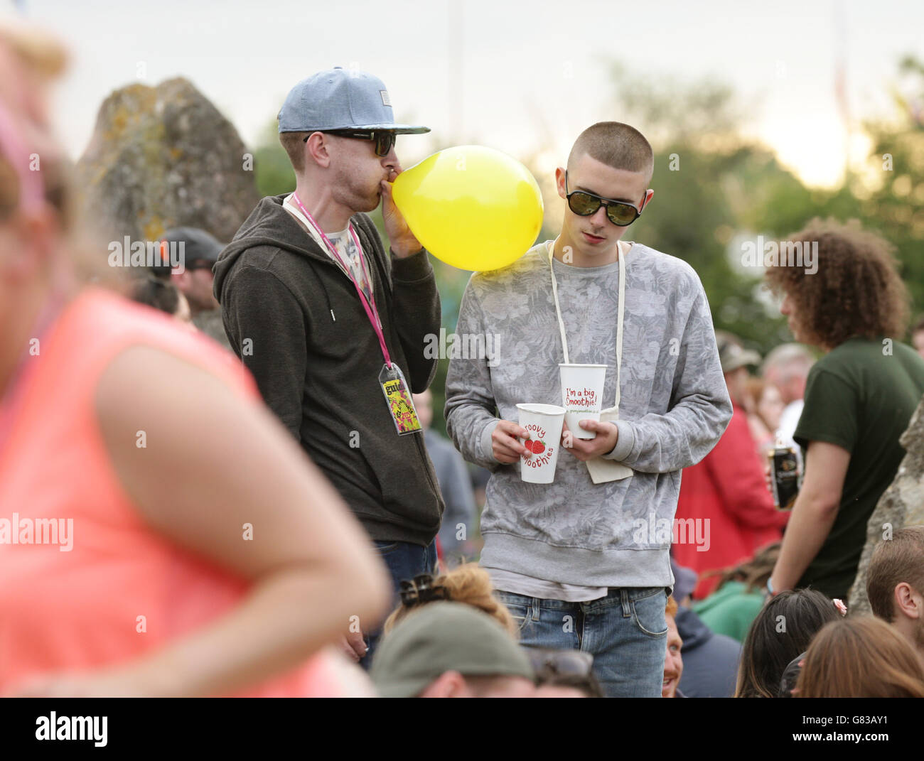 Inhaling balloon hi-res stock photography and images - Alamy