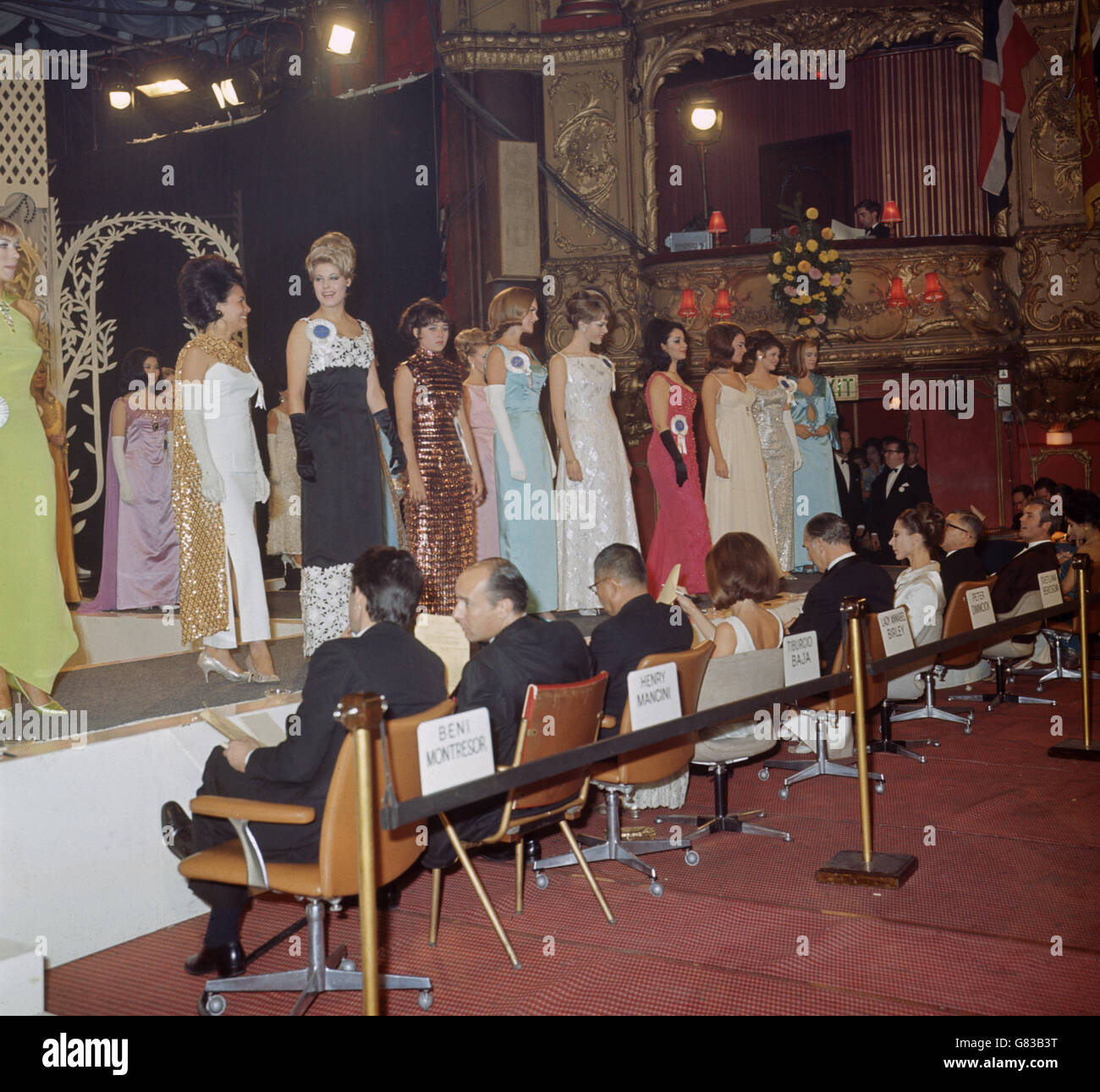 Pageant contestants miss world hi-res stock photography and images - Alamy